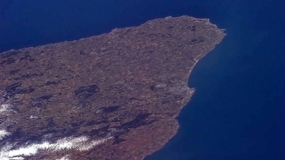 In pictures: Astronaut snaps Scotland from space - BBC News