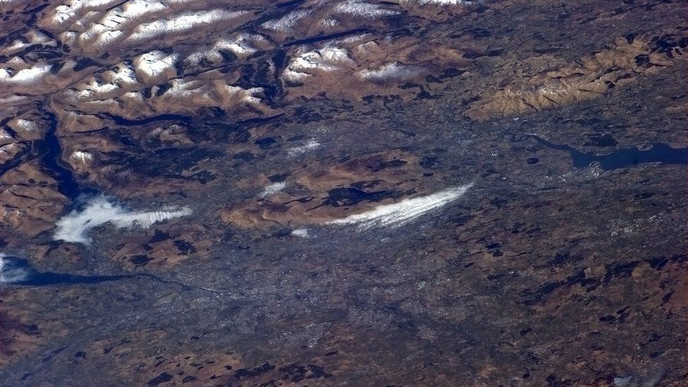 In pictures: Astronaut snaps Scotland from space - BBC News