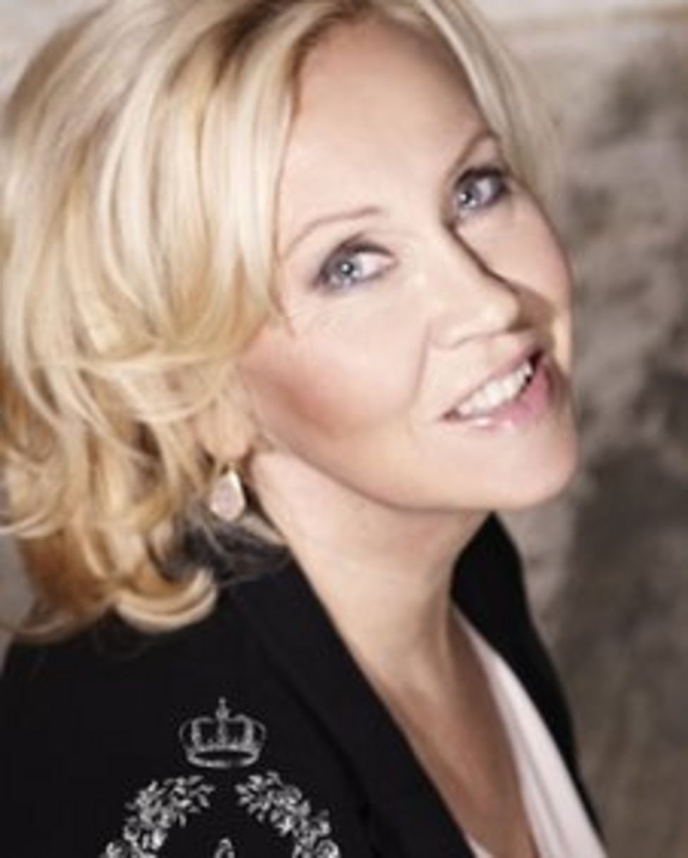 Abba's Agnetha comes out of retirement - BBC News