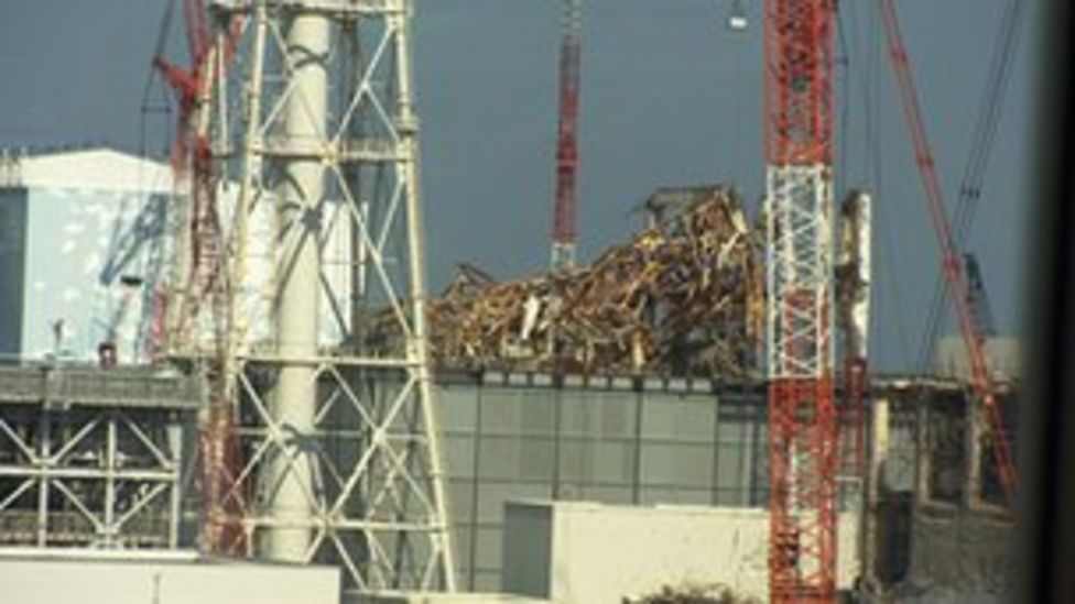 Fukushima disaster: Long road to nuclear clean-up - BBC News