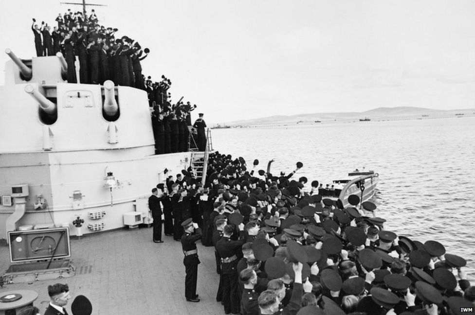 In pictures: HMS Belfast at 75 - BBC News