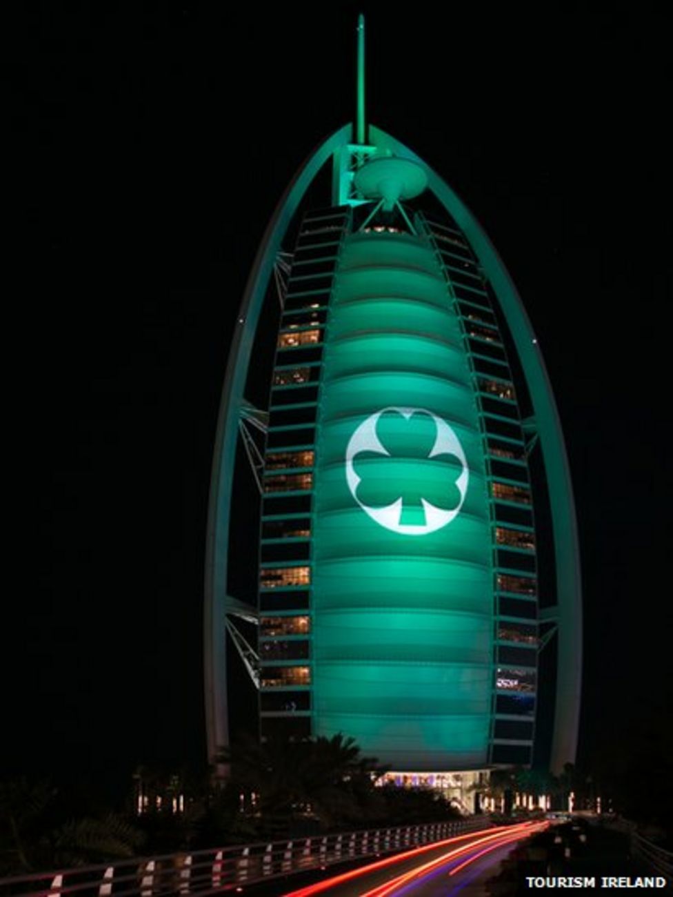 In pictures: Landmarks go green for St Patrick's Day - BBC News