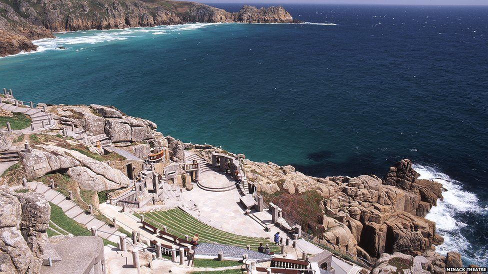 In Pictures: Rowena Cade's Minack theatre - BBC News