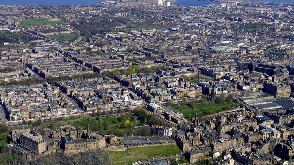In pictures: Britain from the Air comes to Edinburgh - BBC News