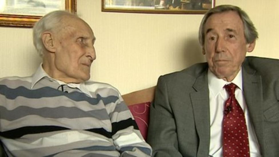 Bert Williams: Former Wolves and England goalkeeper dies - BBC Sport