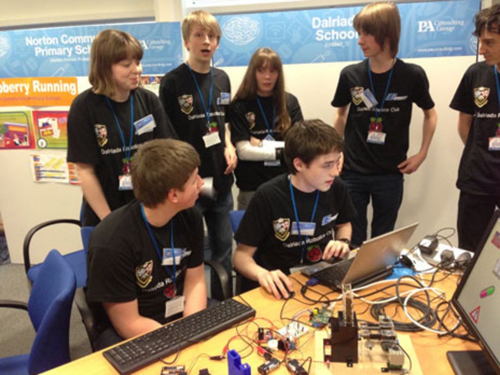 The life of Pi - clever ideas with a tiny computer - BBC News