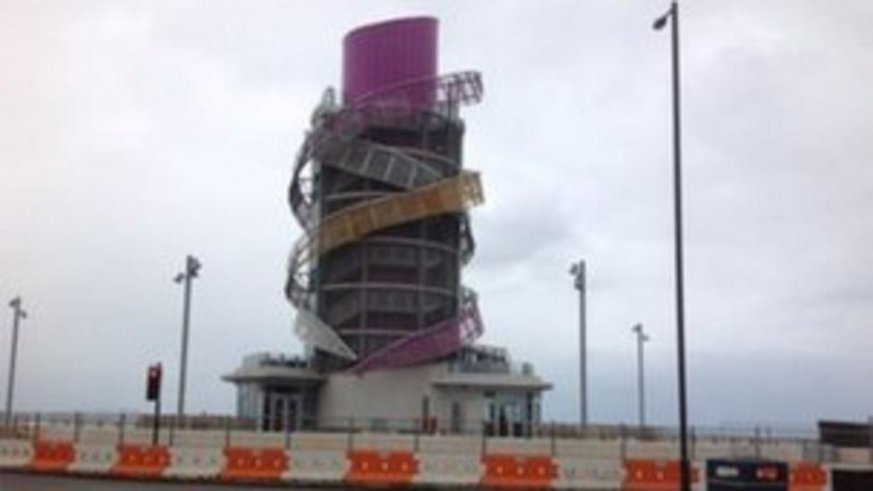 Redcar's 'vertical pier' opens its doors - BBC News