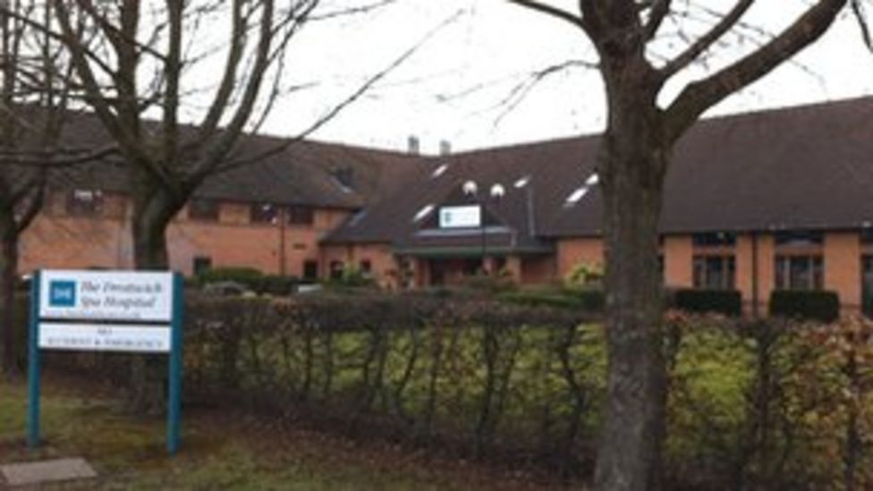 Droitwich Spa brine baths: Campaigners to fund reopening - BBC News