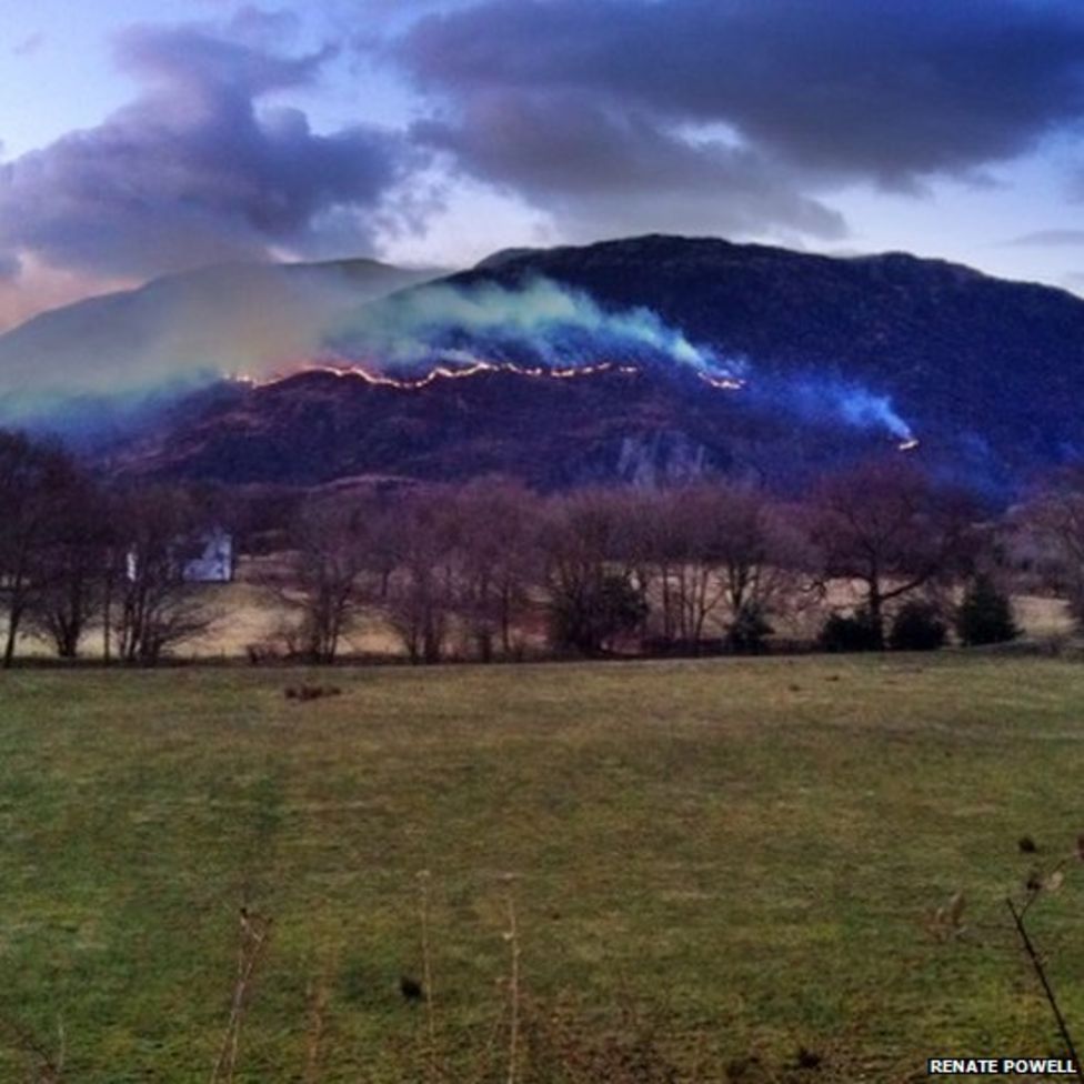 In pictures: Wild fires light up the night - BBC News