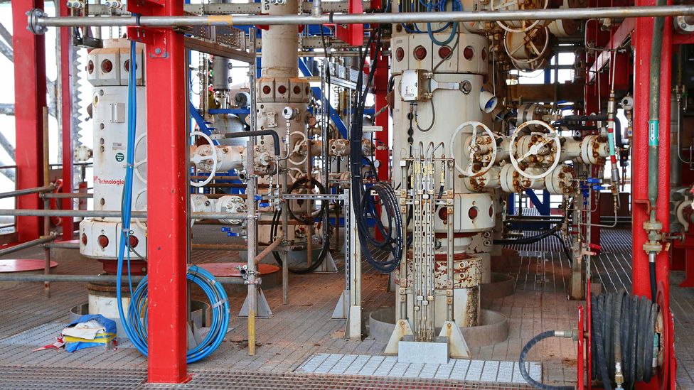 Life on the Babbage Southern North Sea gas platform - BBC News