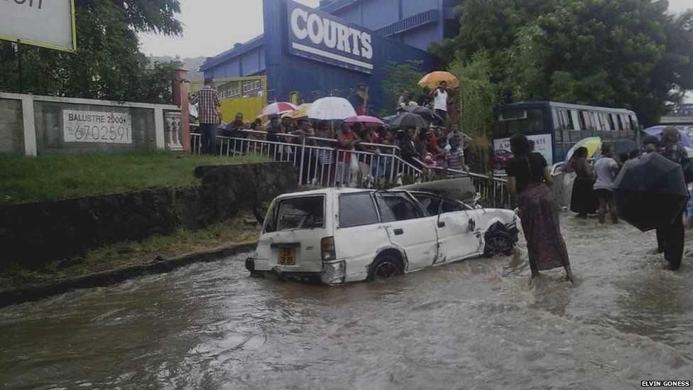 In pictures: Port Louis, Mauritius floods - BBC News