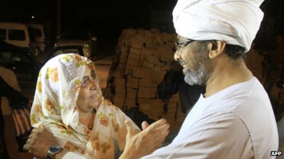 Sudan frees Abdul Aziz Khalid and other political prisoners - BBC News