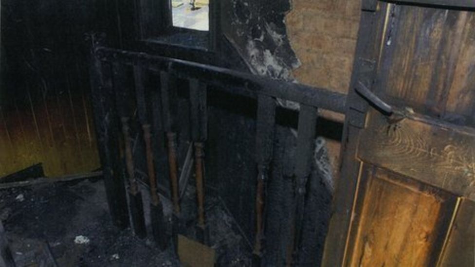 Philpott sentencing: Derby fire deaths duo 'good' parents - BBC News