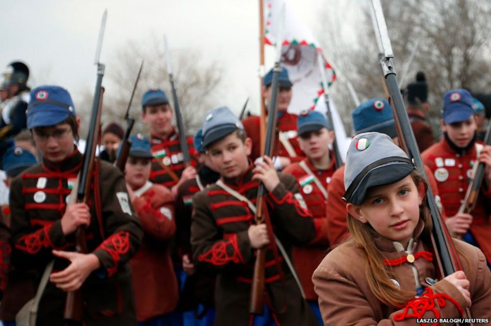 Day in pictures: 5 April 2013 - BBC News