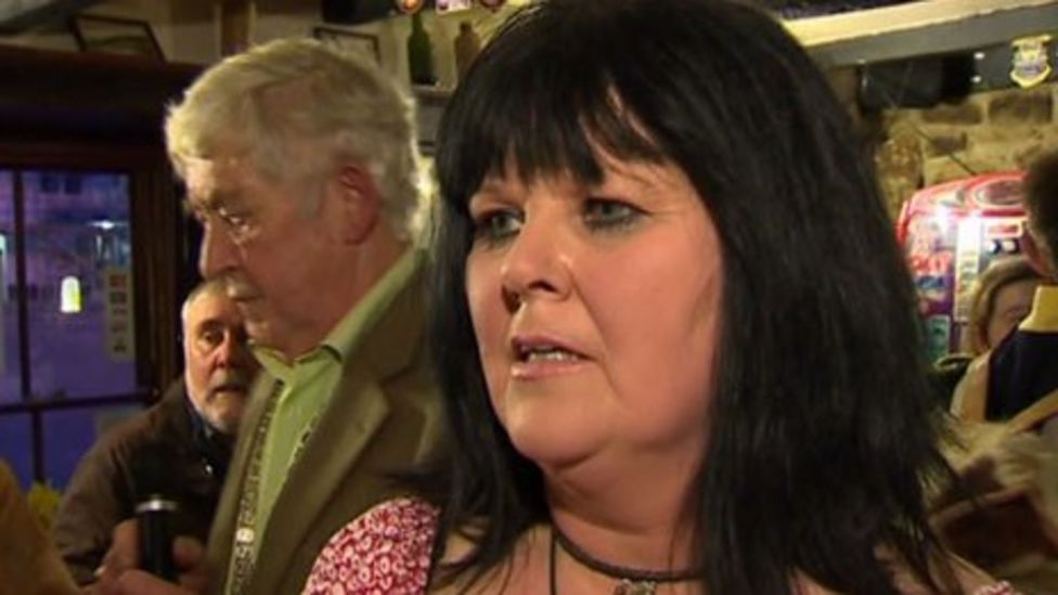 Jemima Nicholas: Traditional Welsh hat sells for £5,000 - BBC News