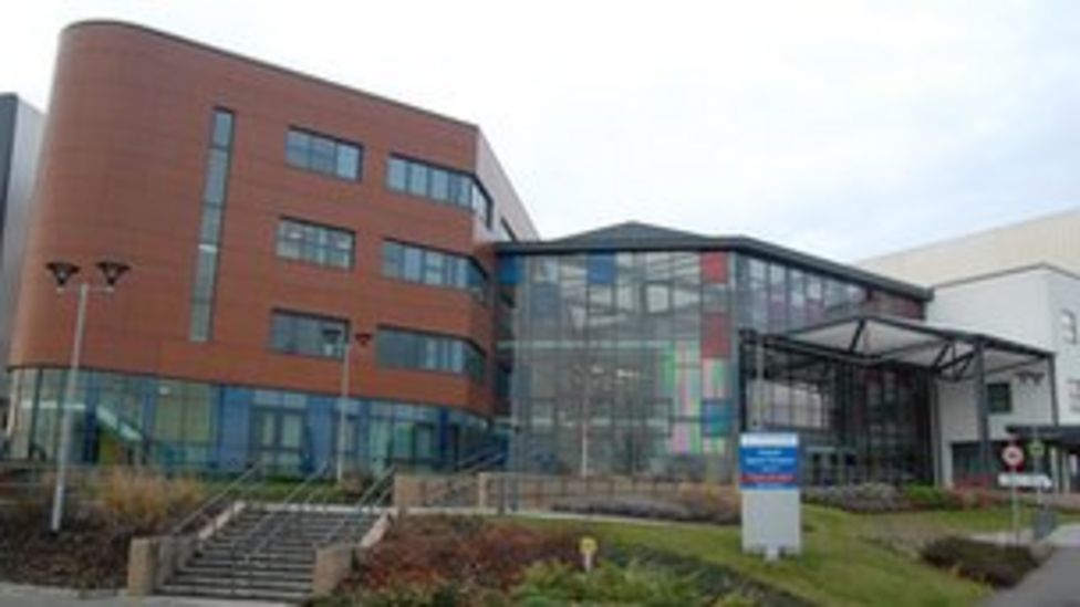 Walsall Healthcare NHS Trust plans to cut 300 jobs - BBC News