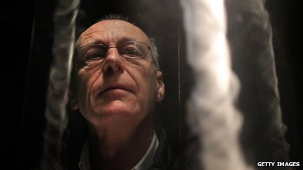 Anthony McCall's Olympic artwork Column scrapped - BBC News