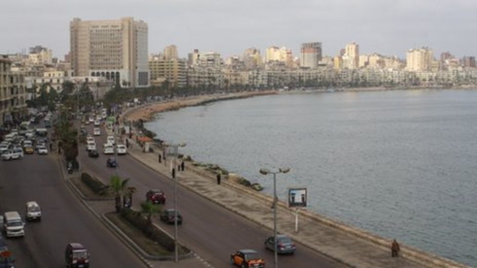 Egypt's challenge: Returning home to Alexandria - BBC News