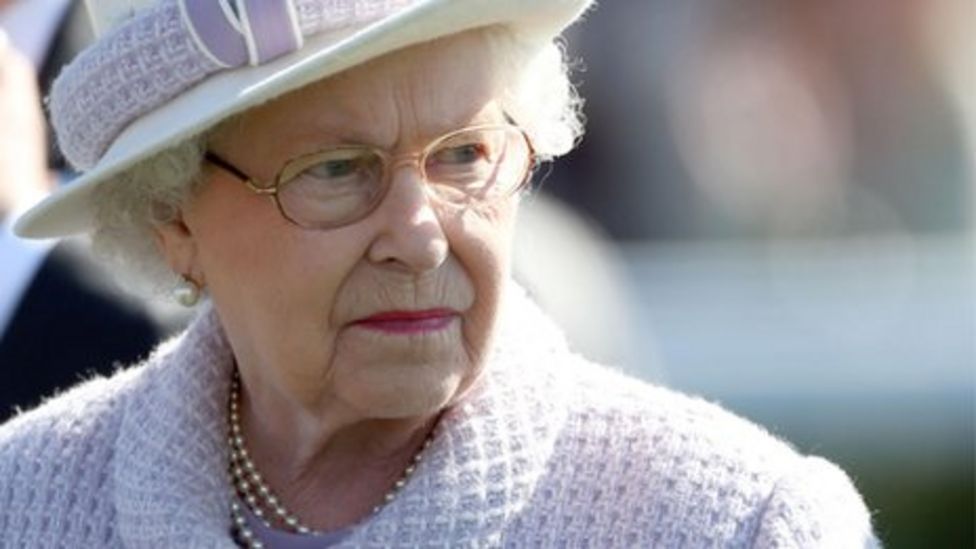 David Bailey's portrait of Queen to mark birthday - BBC News