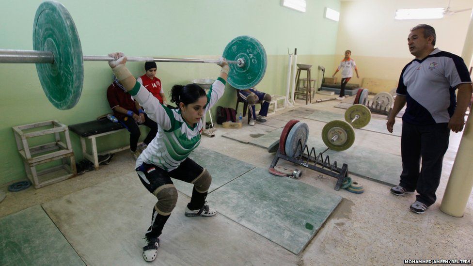 Day in pictures: 30 April 2013 - BBC News