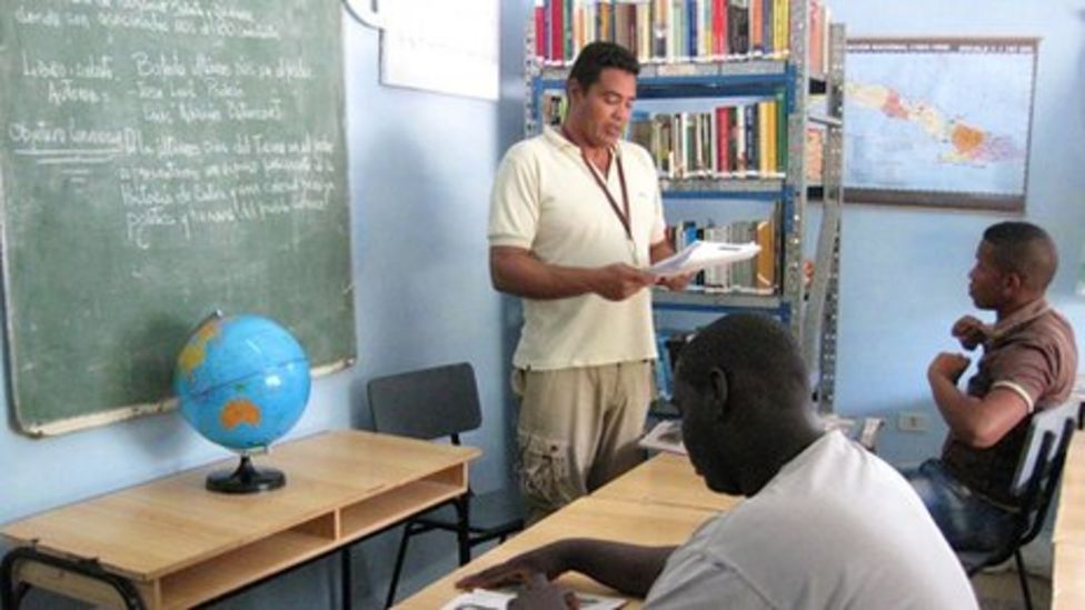 A glimpse inside Cuba's prisons - BBC News