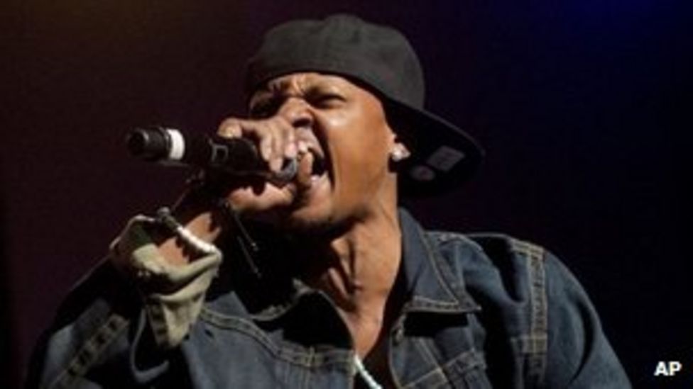 Kris Kross rapper Chris Kelly dies at 34 - BBC News