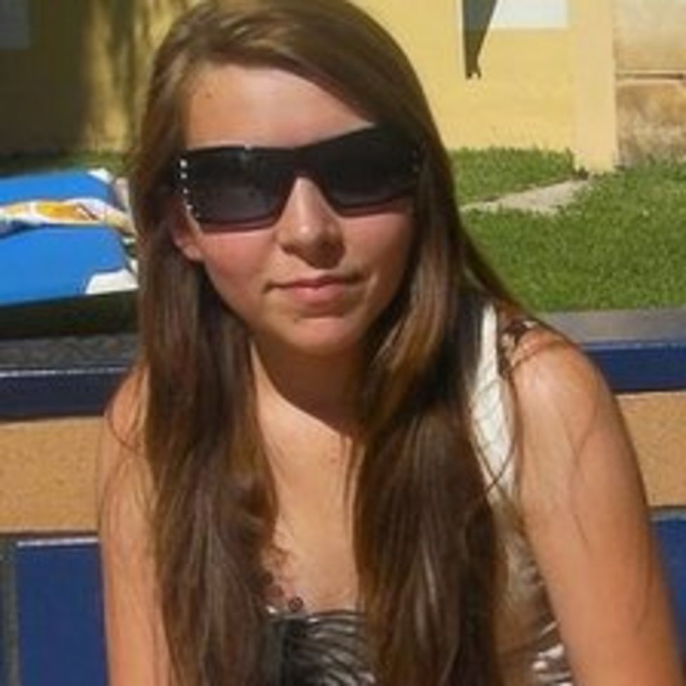 Barrow minibus death girl Bethany Crook 'was a beautiful girl' - BBC News