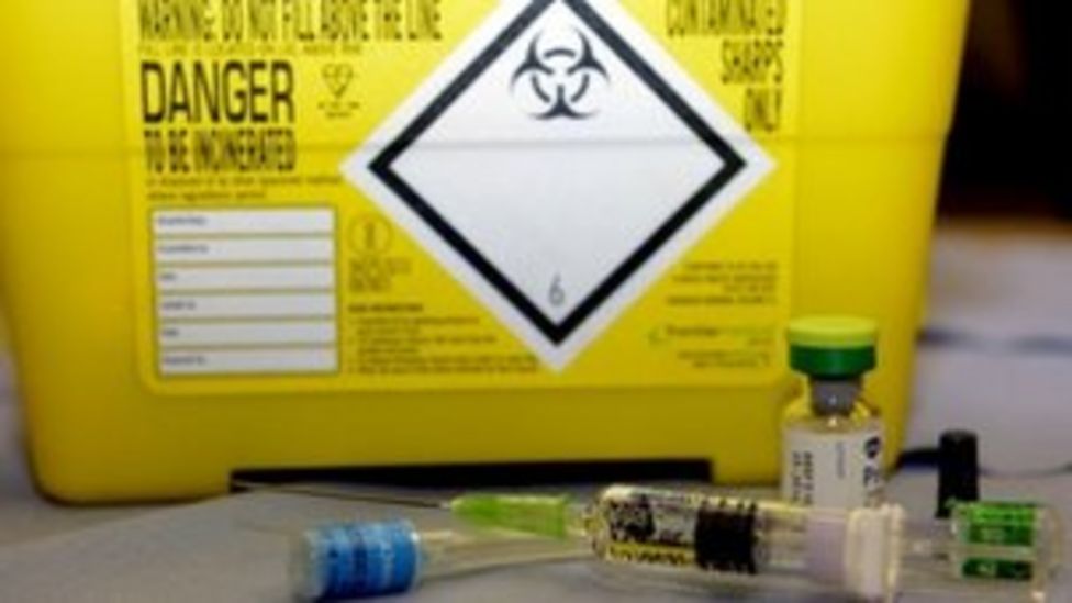 MMR jab: Somali migrants have lingering fears on autism - BBC News