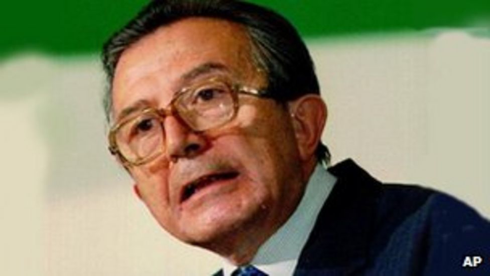 Giulio Andreotti: Ex-Italian prime minister dies - BBC News