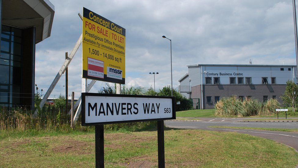 In pictures: South Yorkshire's collieries then and now - BBC News