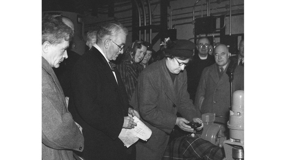 In pictures: 70 years of Scottish hydro power - BBC News