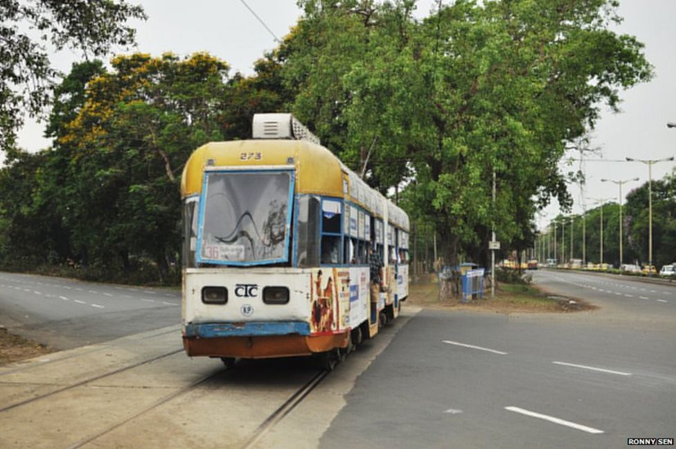 In pictures: India's fading trams - BBC News