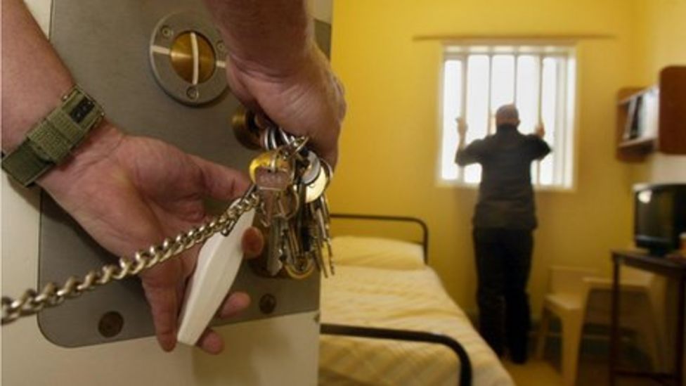 Hydebank Wood: Concern over increase in female prisoners - BBC News