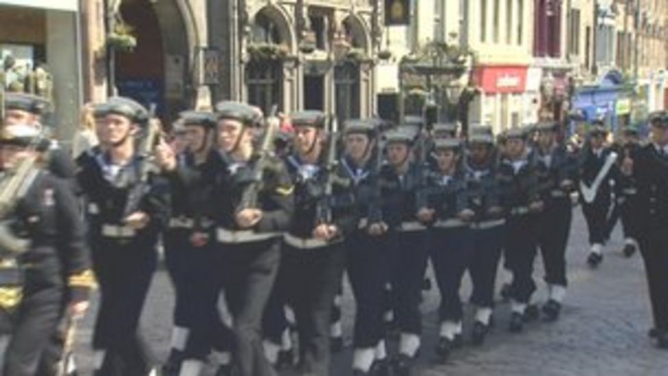 Warship crew parade along Royal Mile in Edinburgh - BBC News