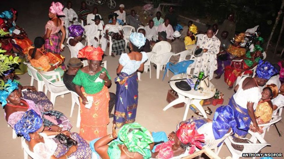 Igbo burials: How Nigeria will bid farewell to Achebe - BBC News