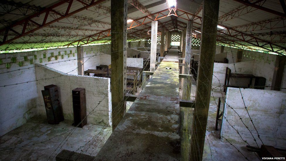 In pictures: Colombian prison island - BBC News