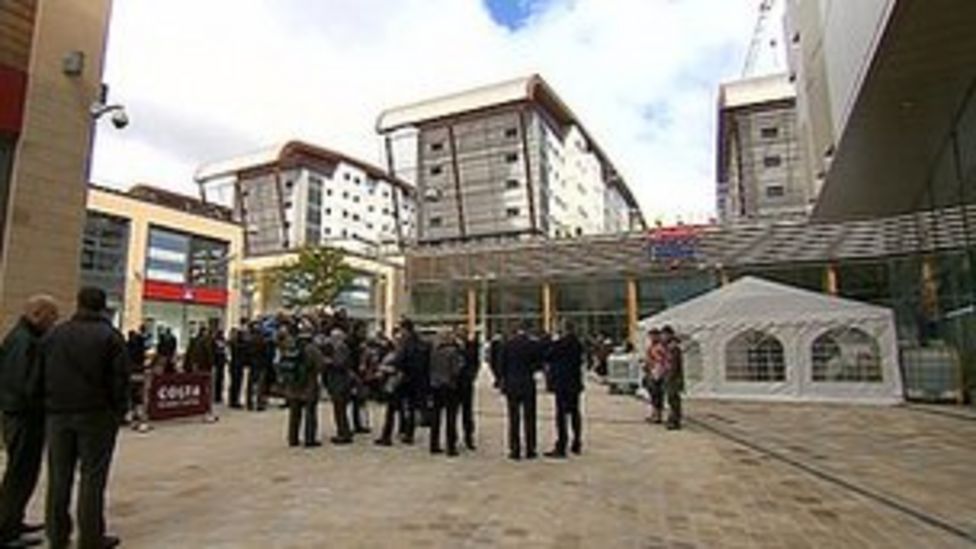 Gateshead Trinity Square: £150m development opened - BBC News