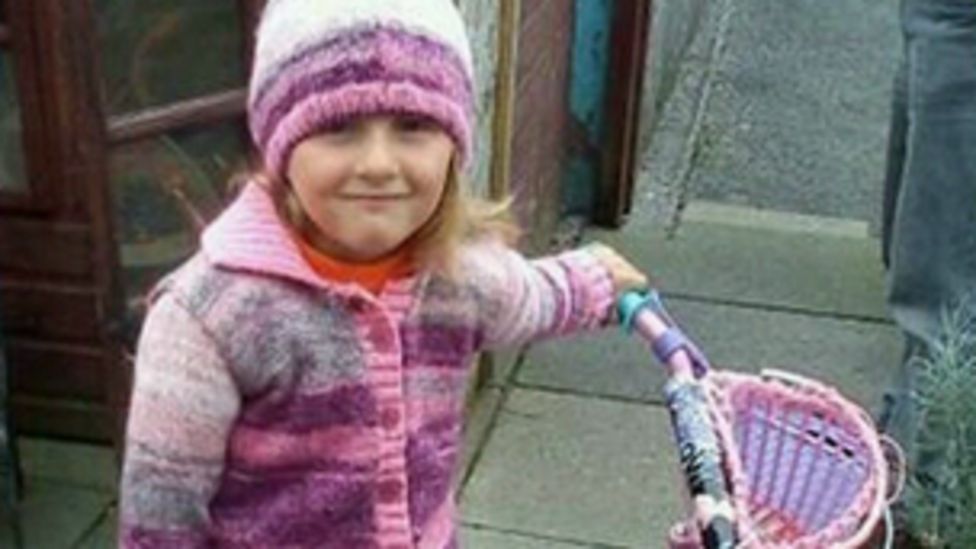 April Jones case: Jury resumes deliberations - BBC News