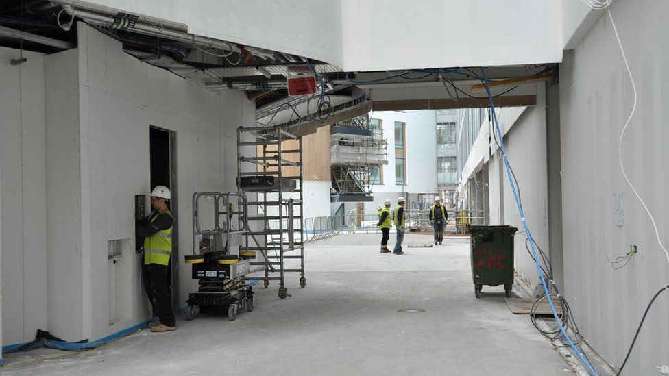 In pictures: Southmead Hospital Bristol - BBC News