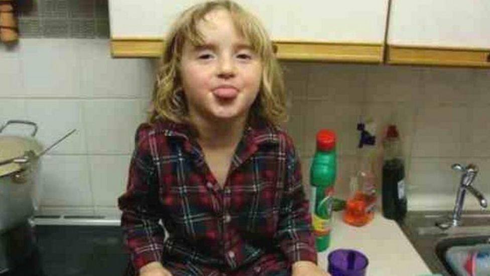 April Jones: Largest police search for missing April - BBC News