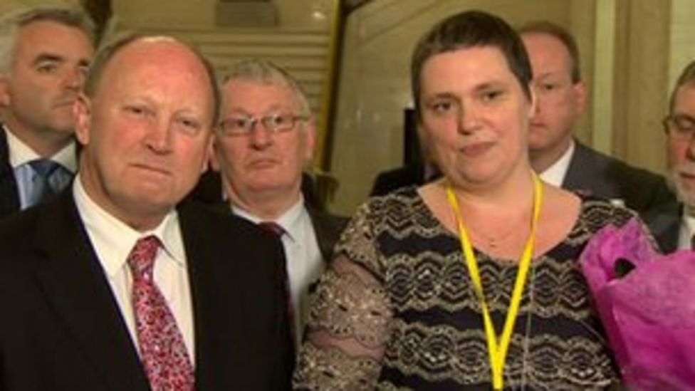 Special adviser bill passed after marathon Stormont debate - BBC News