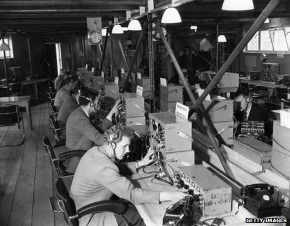 Coronation 1953: Magic moment the TV cameras missed - BBC News