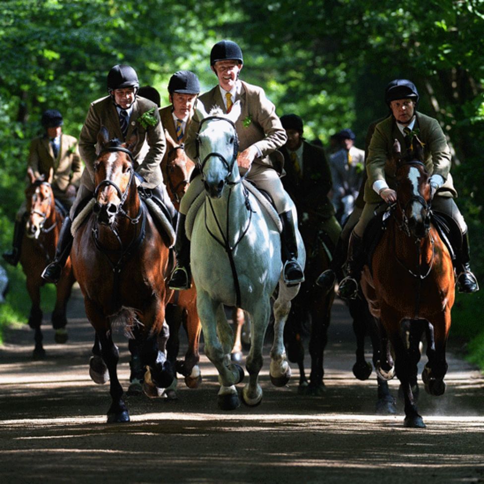 In pictures: Hawick Common Riding - BBC News