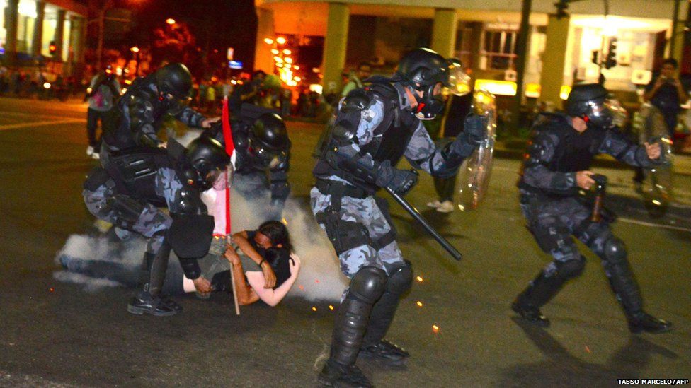 Day in pictures: 14 June 2013 - BBC News