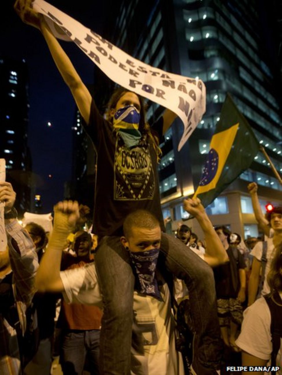 In pictures: Brazil protest banners - BBC News