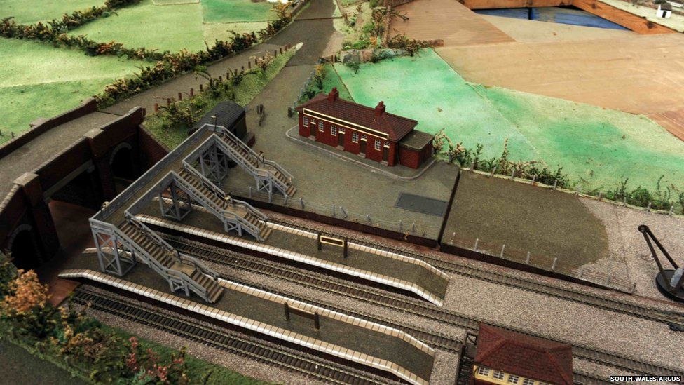 Magor model: 1950s Monmouthshire village recreated - BBC News