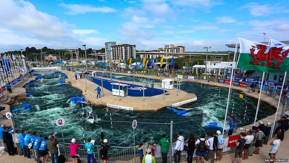 In Pictures: Canoe Slalom World Cup 2013 in Cardiff - BBC News