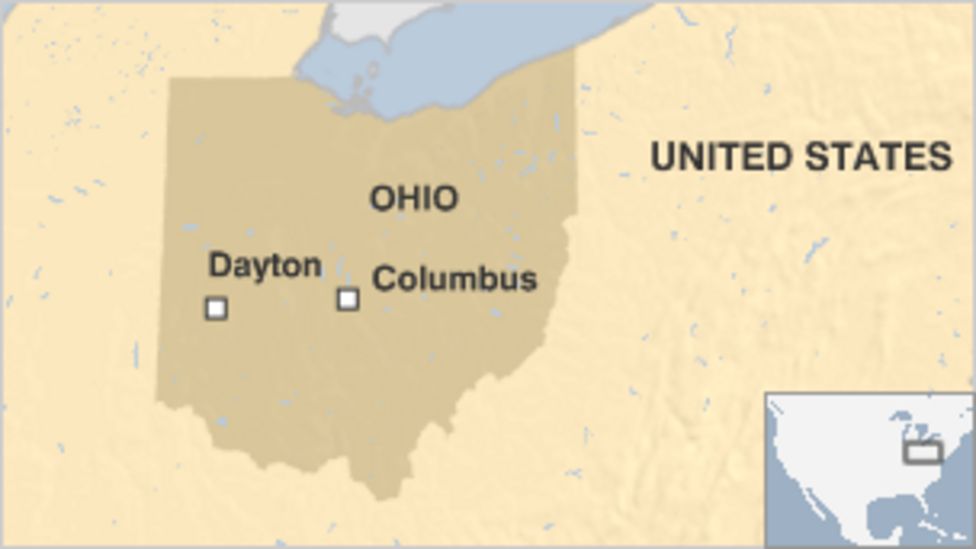 Wing walker and pilot killed in crash at Ohio show - BBC News