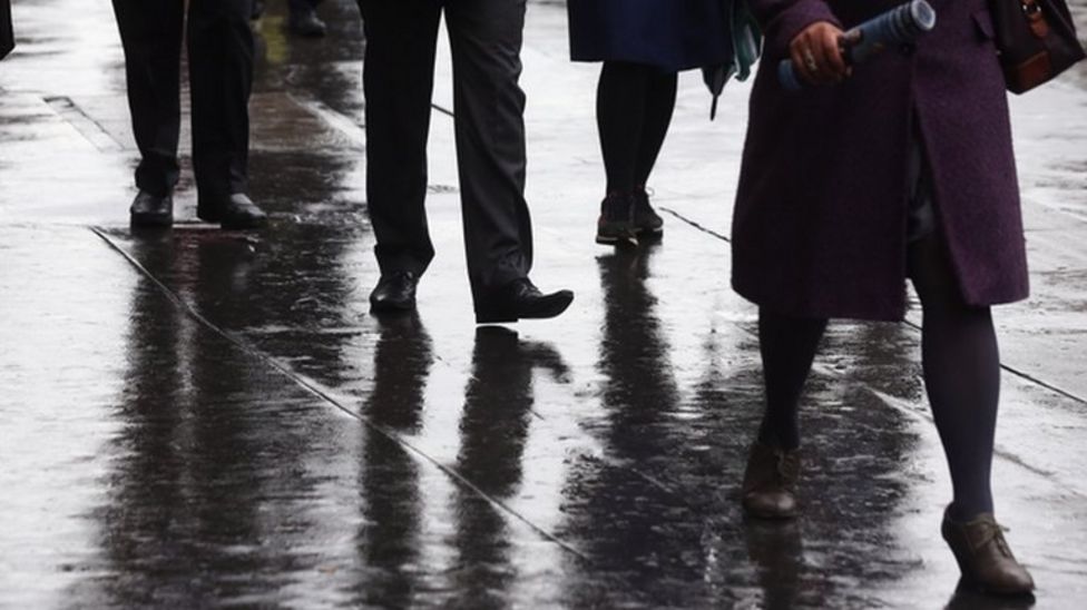 Elite firms 'exclude bright working class' - BBC News