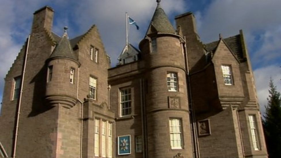 Black Watch museum in Perth reopens - BBC News